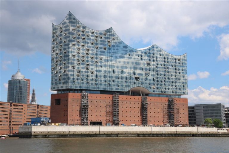 Wie kam es zum Bau der Elbphilharmonie?